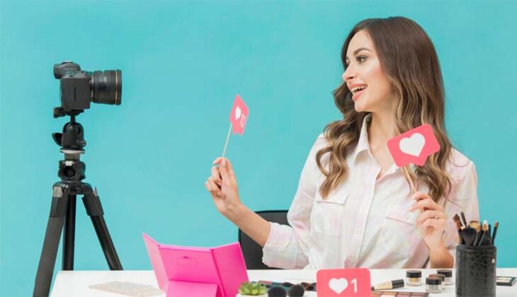 Social Media Girls: How to Maximize Your Social Presence